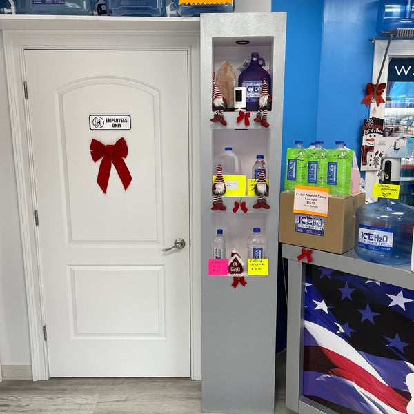 Ice H2O - Water Store - 2 visitors