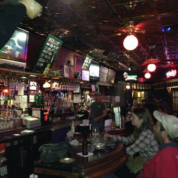 Igor's Bar And Grill - Dive Bar in New Orleans