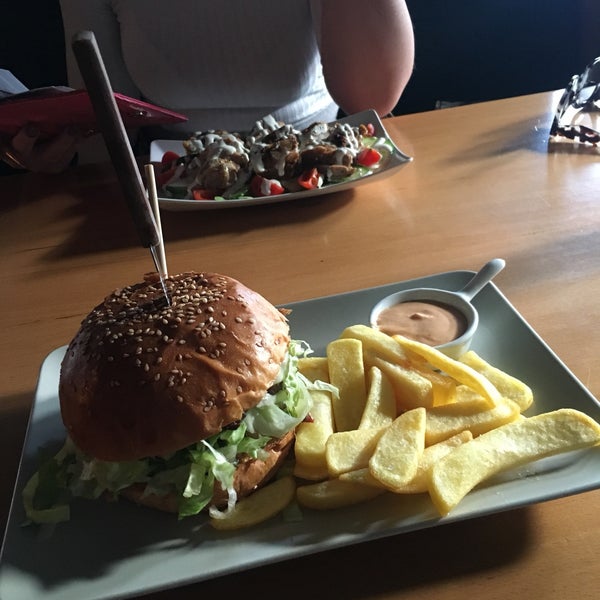 Street Corner - Bar in Békéscsaba