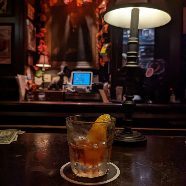 Black Rabbit - Dive Bar in Greenpoint