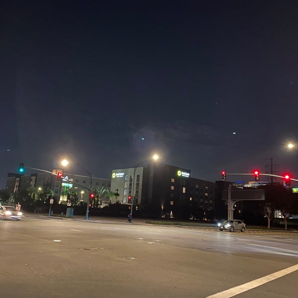 AMC Anaheim GardenWalk 6 - The Anaheim Resort - 400 W Disney Way