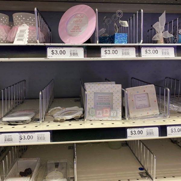 Party City - 4 tips from 1302 visitors