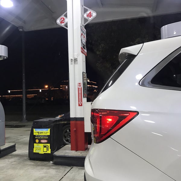 Ralphs Fuel Center - Gas Station in Woodland Hills