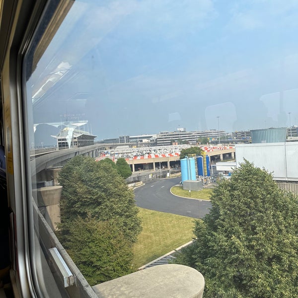 JFK AirTrain - Terminal 7 - Airport Tram Station in Jamaica