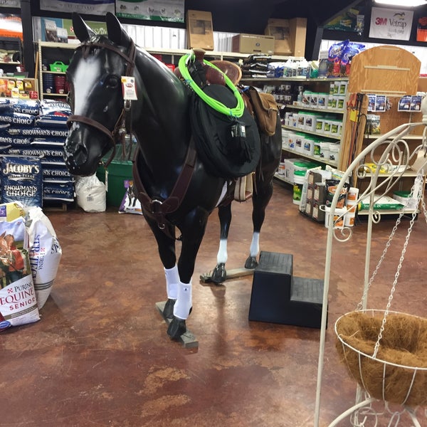 Robinson's Family Feed - Hardware Store in Amarillo