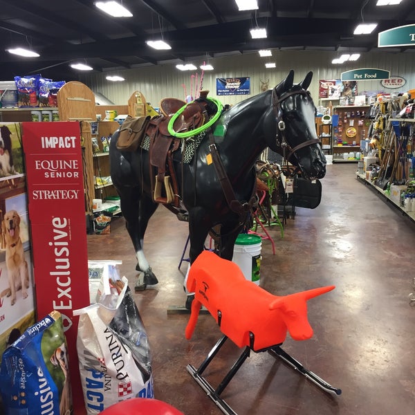 Robinson's Family Feed - Hardware Store in Amarillo