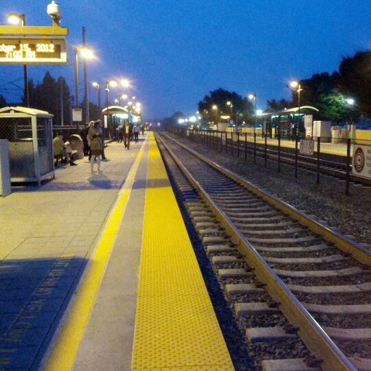 Mountain View Caltrain Station - Old Mountain View - 75 tips
