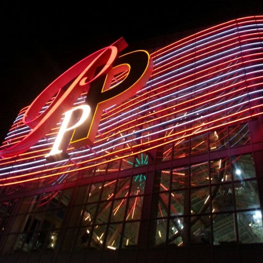 Photos at Palisades Center Mall - 142 tips