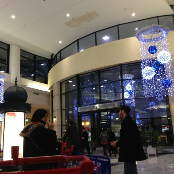 Centre Commercial Carrefour Montesson - Montesson, Île-de-France