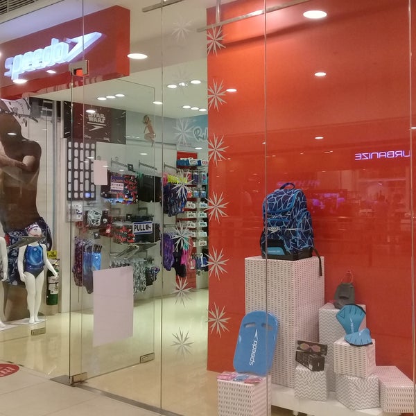 Speedo trinoma store