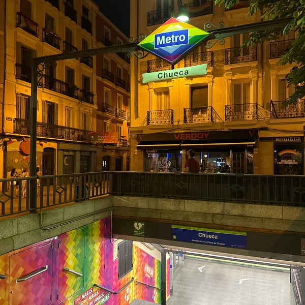 Metro Chueca - Chueca - Plaza de Chueca 4
