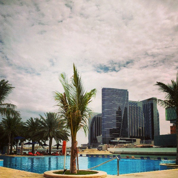 Beach & Pool @ Beach Rotana - 9 tips