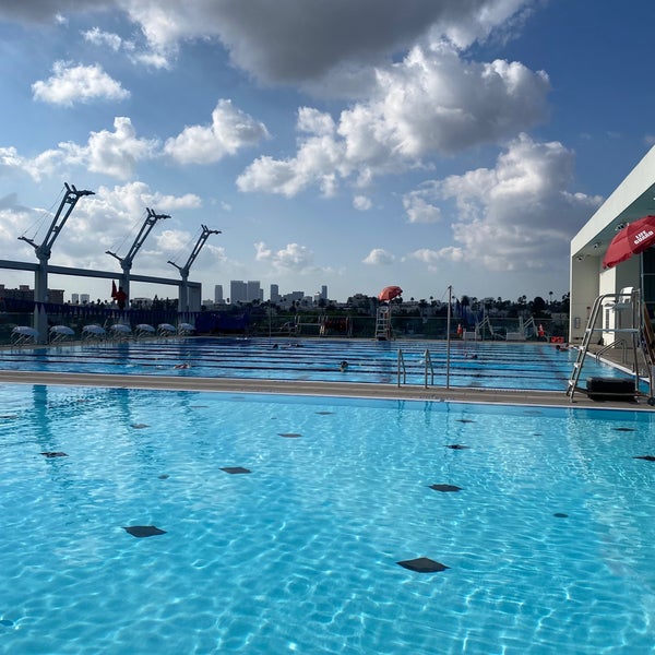 West Hollywood Aquatics Center - 8750 El Tovar Pl