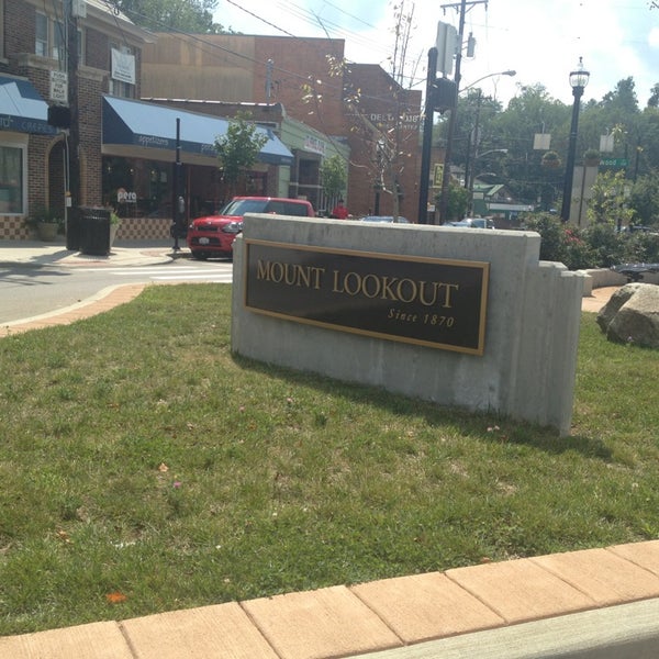 Mount Lookout Square - Plaza in Cincinnati