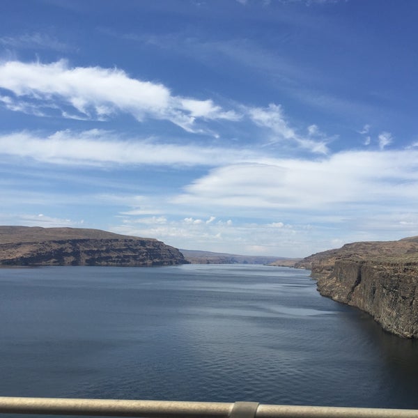 columbia river - River