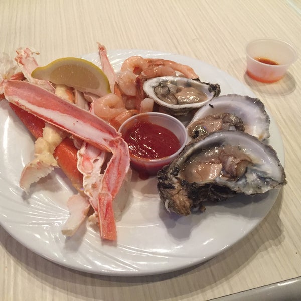 Photos at Island Buffet - 18 tips