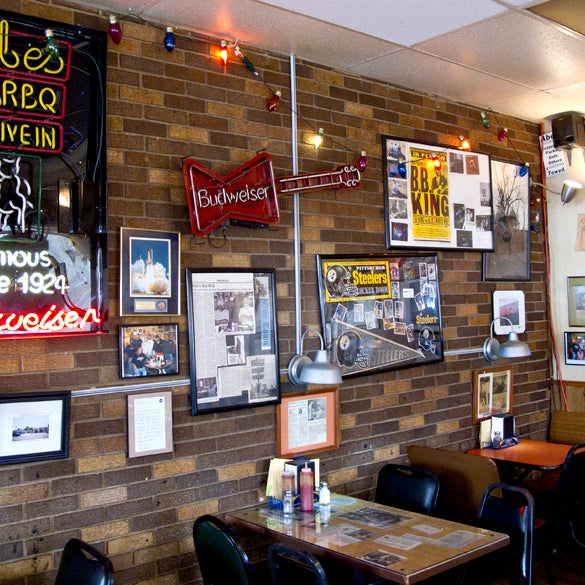 Abe's BBQ - BBQ Joint