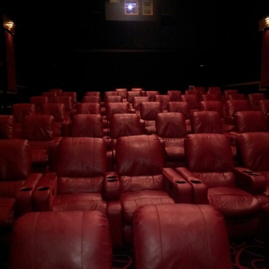 AMC Ward Parkway 14 - 74 tips from 4261 visitors