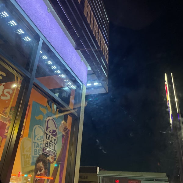 Taco Bell - 2425 W Magnolia Blvd