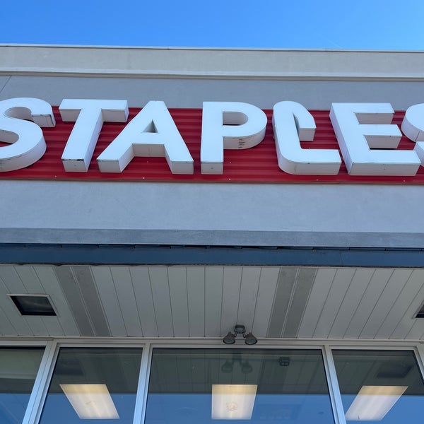 Staples - 196 visitors