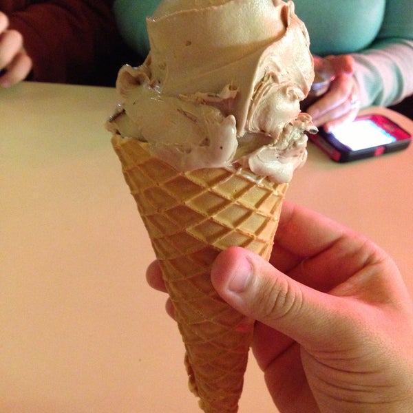 Oscar's Frozen Custard - 21165 E Moreland Blvd