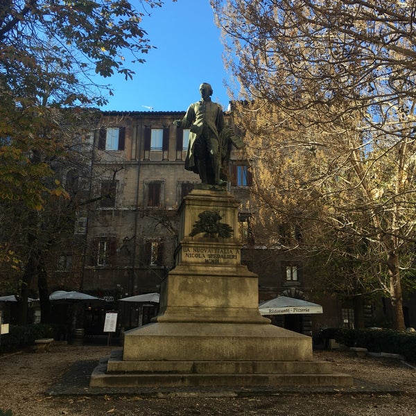 Piazza Sforza Cesarini