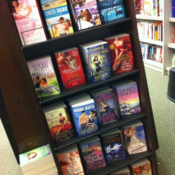 Bookstar - Bookstore in University City