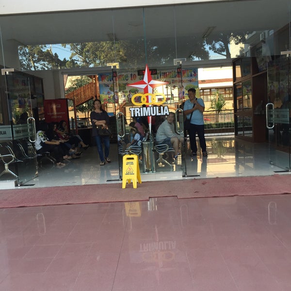 Sekolah Kristen Trimulia - Jl. Dr. Djundjunan No. 105