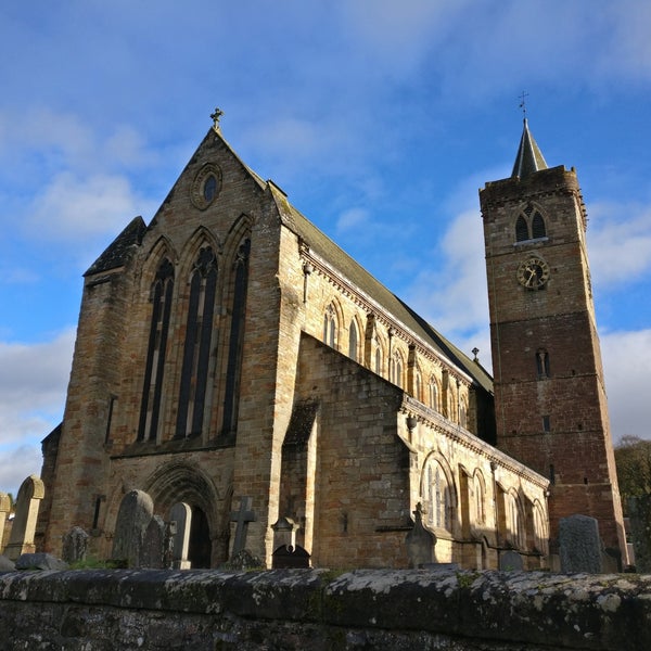 Dunblane Cathedral - Church in Dunblane