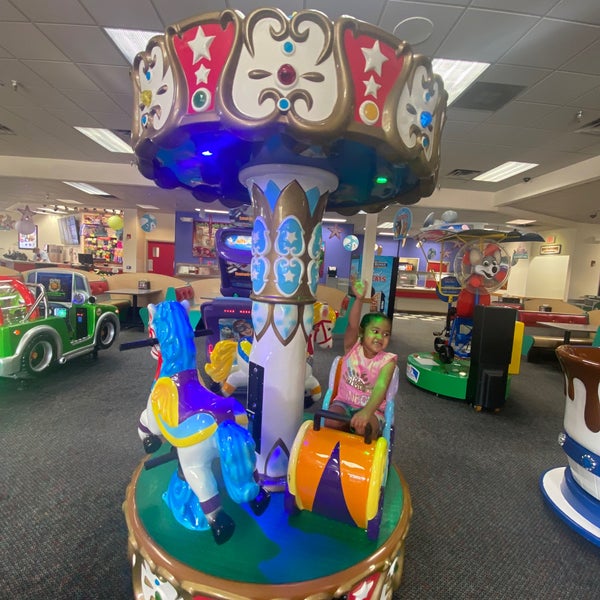 Chuck E. Cheese - Arcade