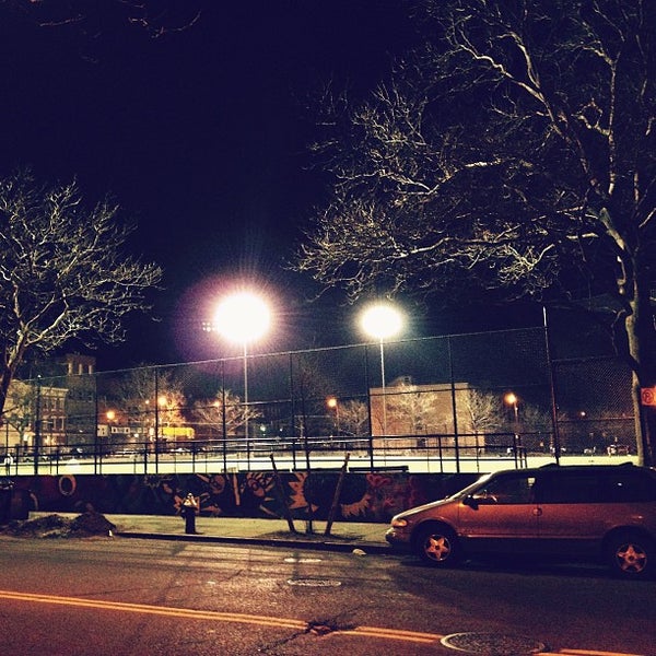 Sternberg Park - East Williamsburg - 4 tips