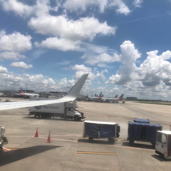 Gate B14 - Airport Gate