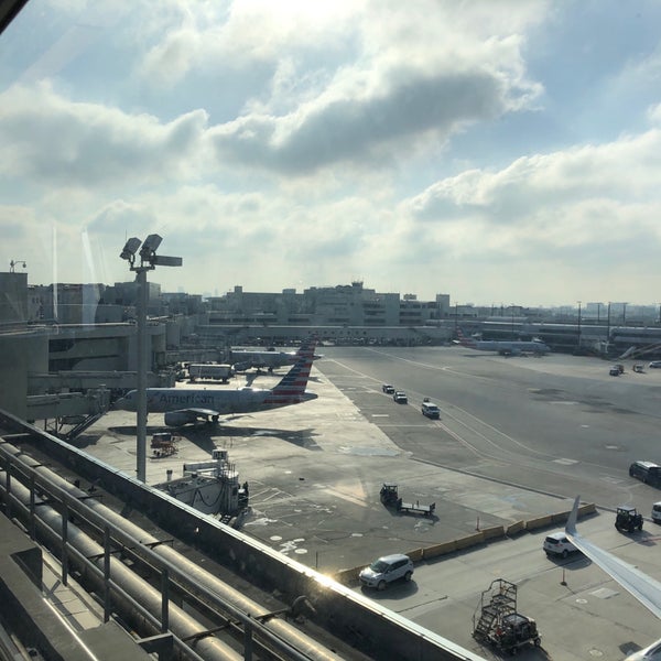 Skytrain Station 4 - Miami International Airport - Concourse D