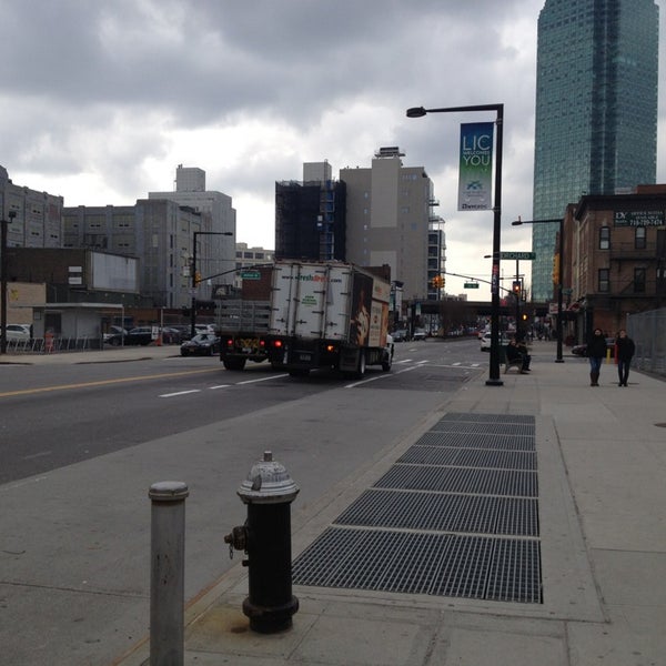 MTA NYC Bus - Jackson Avenue & Queens Plaza South (Q67/B62) - Bus ...