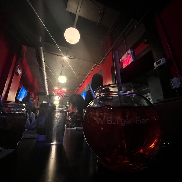 W Burger Bar - 82 tips