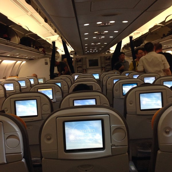 Lufthansa Flight LH727 (LH727) - Plane in Pudong