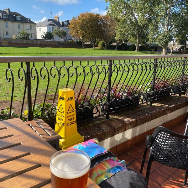 Talk of the Town (Wetherspoon) - Pub in Paignton
