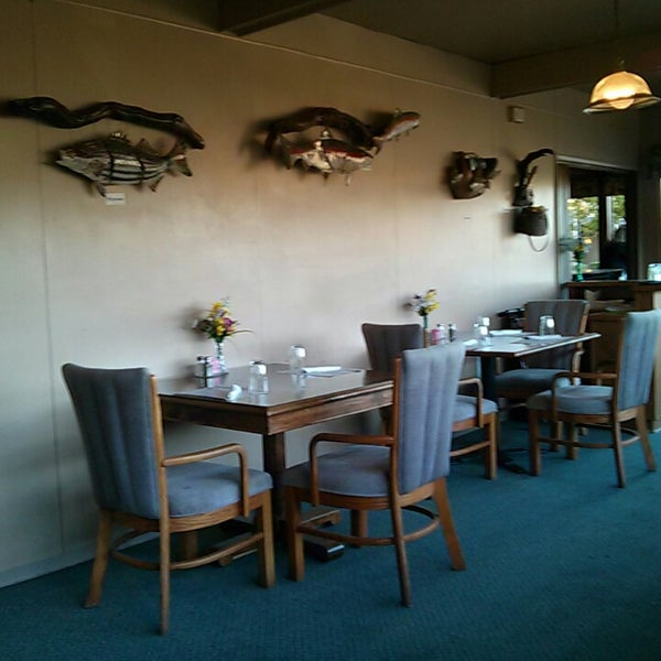 Lakeshore Lodge - American Restaurant in Lakeside