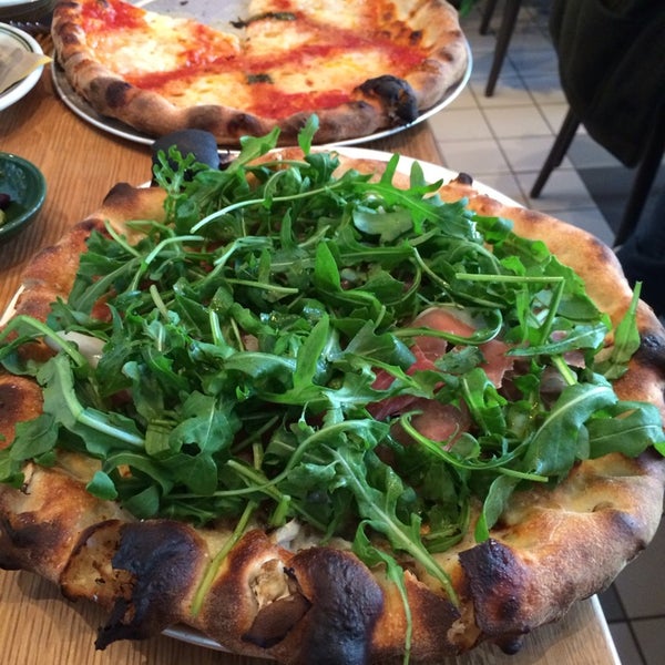 Pizzeria Delfina - Pizza Places in Downtown Burlingame