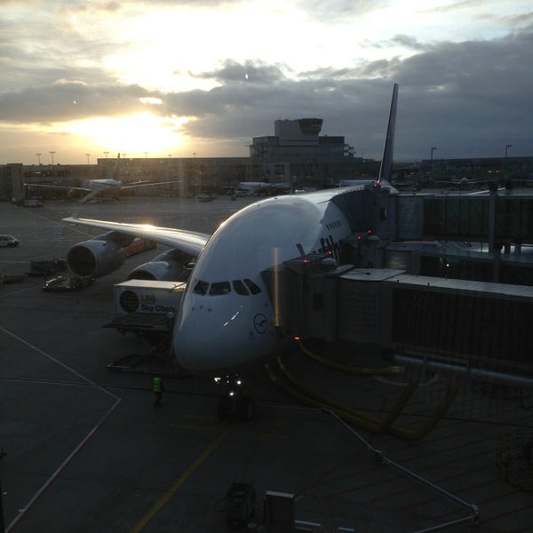 Photos at Lufthansa Flight LH 462 - Plane in Flughafen