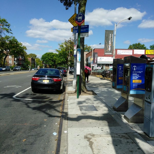 Q20A/Q20B/Q44 Bus Stop (Main Street & Union Tpke) - Briarwood - 2 tips