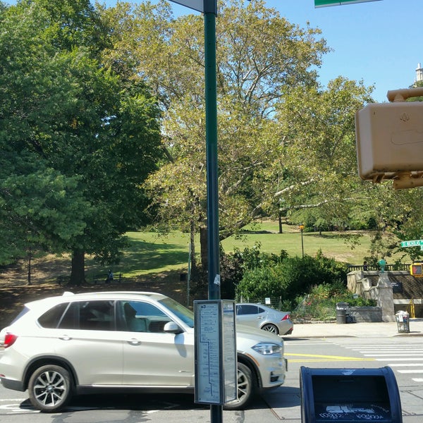 MTA Bus - W 135 St & St Nicholas Av (Bx33) - Central Harlem - 70 visitors