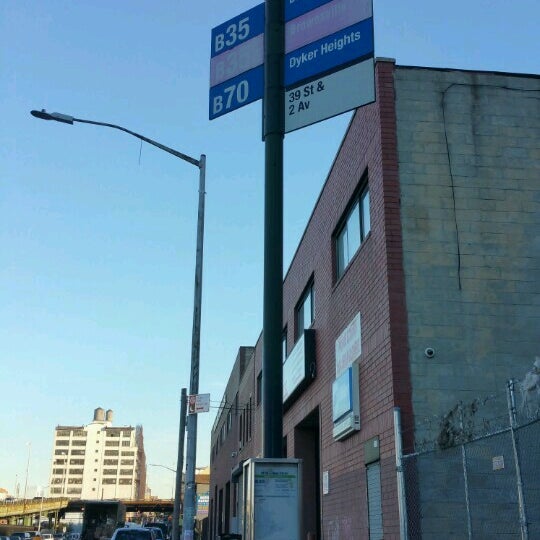 MTA Bus - B35/B35LTD/B70 @ 39th St & 2nd Ave - Bus Stop in Sunset Park