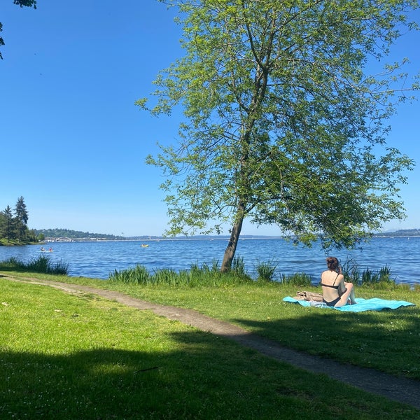 Stanley Sayres Memorial Park - Park in Seward Park