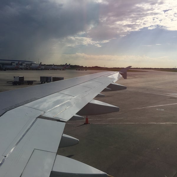 Gate C16 - Airport Gate