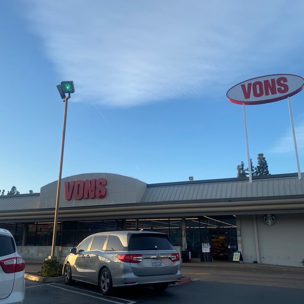 VONS - 4033 Laurel Canyon Blvd