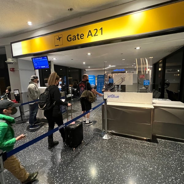Gate A21 (Now Closed) - Airport Gate in Newark