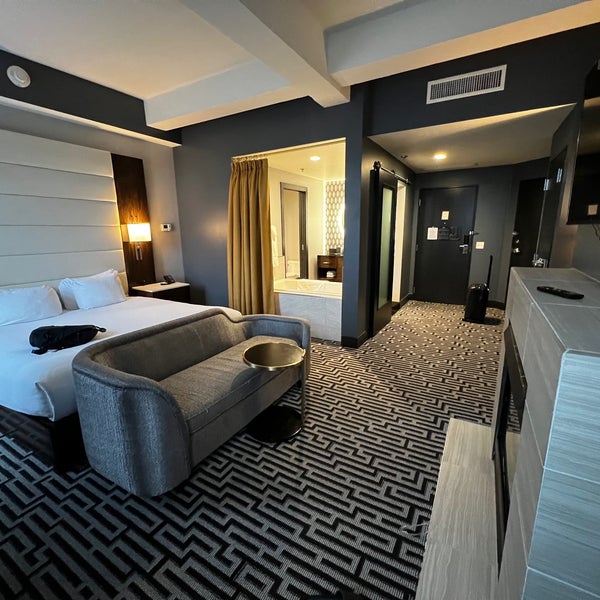 Hotel Metro - Juneau Town - Milwaukee, WI