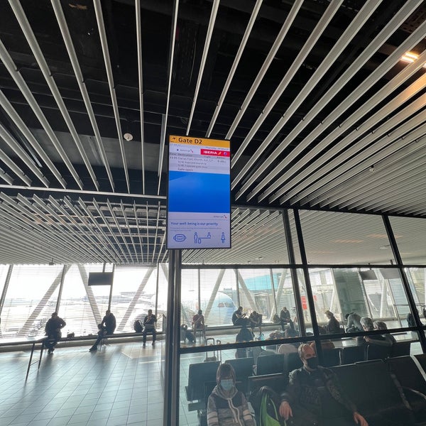 Gate D2 - Airport Gate in Schiphol