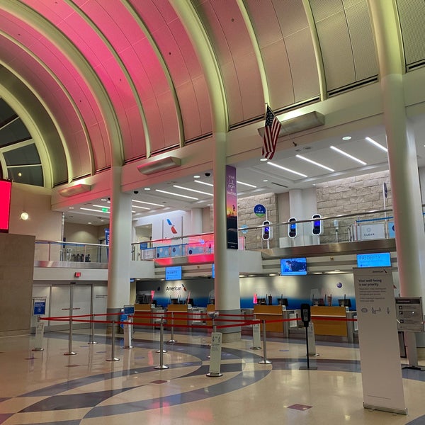 American Airlines Priority Access Check-in - Airport Ticket Counter in ...
